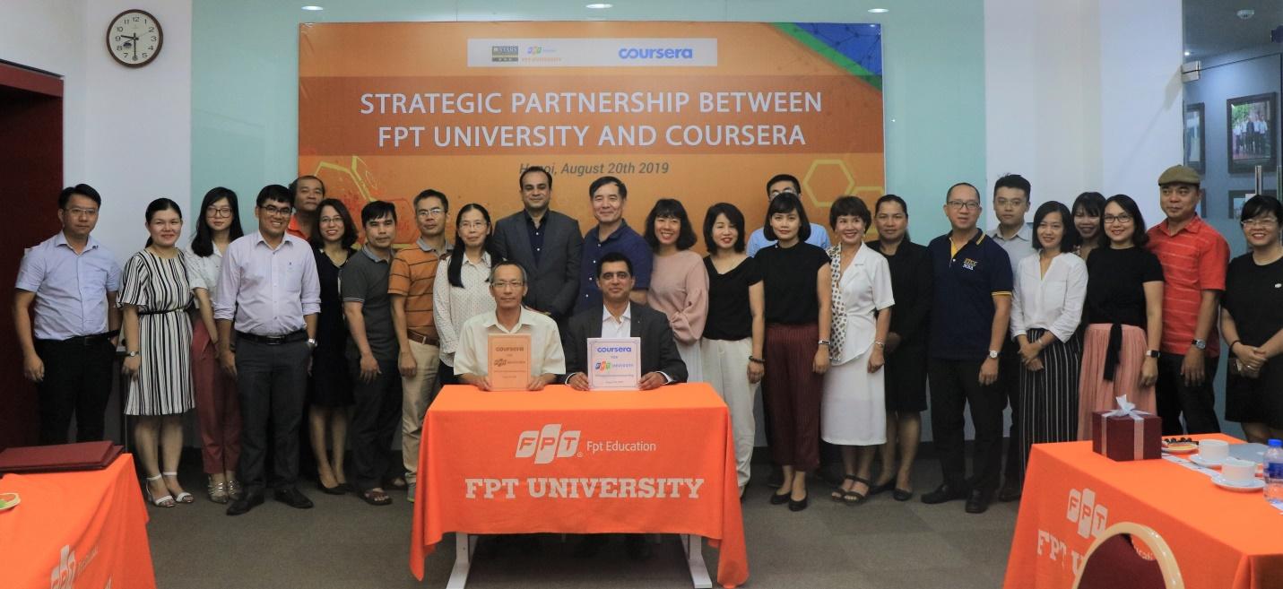 FPT University is Honored to Receive Award from Coursera